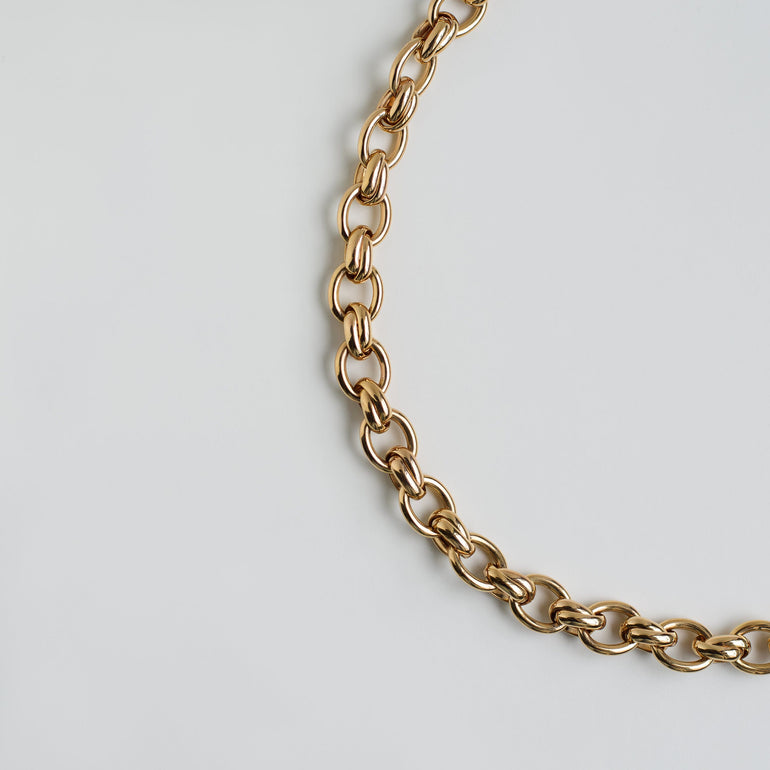 Nos colliers dorés – Huguette Paris