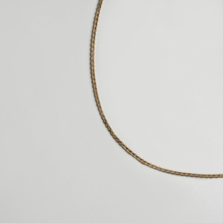 Nos colliers dorés – Huguette Paris