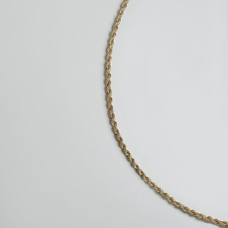 Nos colliers dorés – Huguette Paris